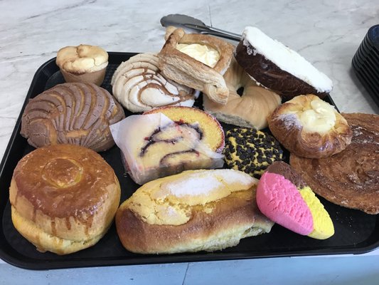 CARMEN’S BAKERY - 284 Photos & 32 Reviews - Bakeries - 915 E La Habra ...