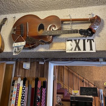 MCCABE’S GUITAR SHOP - Updated September 2024 - 80 Photos & 254 Reviews ...