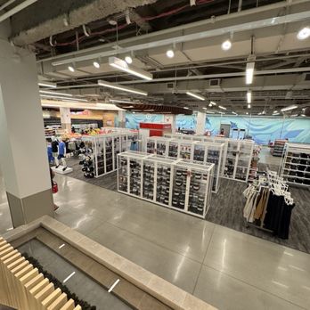 TARGET - Updated September 2025 - 139 Photos & 49 Reviews - 2345 Kuhio ...