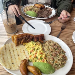 COLOMBIA KALIENTE - 133 Photos & 26 Reviews - 30 E Palisade Ave ...