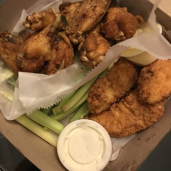 THE ORIGINAL J.R. CRICKETS IN MIDTOWN ATLANTA - Updated July 2024 - 392 ...