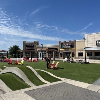 LEGENDS OUTLETS - KANSAS CITY - Updated August 2025 - 155 Photos & 145 ...