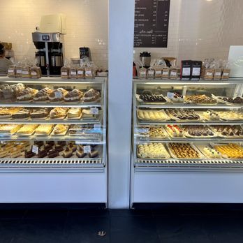 MADRID EUROPEAN BAKERY AND PATISSERIE - Updated 2024 - 252 Photos & 144 ...