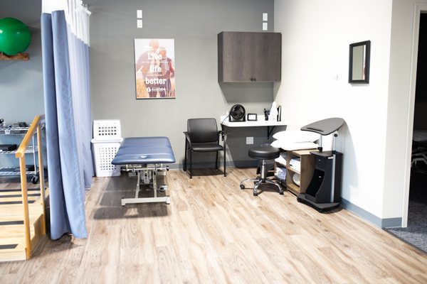 ROCK VALLEY PHYSICAL THERAPY - Updated October 2025 - 16 Photos - 3560 ...