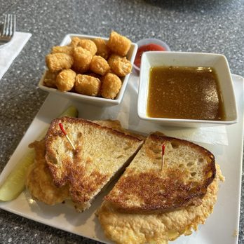 PUB 235 - Updated October 2025 - 193 Photos & 247 Reviews - 235 N Ave ...