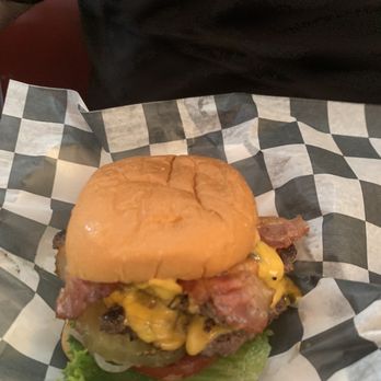 CLEDIS BURGERS & BEER - Updated September 2025 - 132 Photos & 116 ...