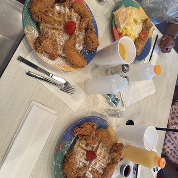 THE BREAKFAST KLUB - 4952 Photos & 6026 Reviews - 3711 Travis St ...