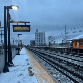 QUEENS VILLAGE LIRR STATION - Updated September 2025 - 22 Photos & 11 ...