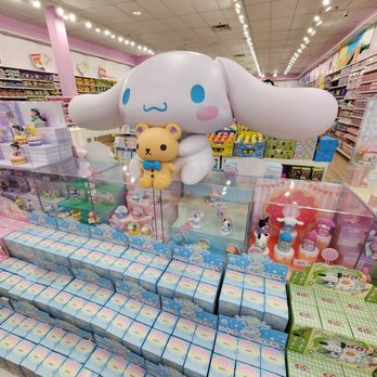 NORTH RIVERSIDE PARK MALL - Updated December 2025 - 123 Photos & 83 ...