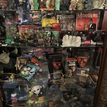 FAMOUS MONSTER PIZZA - Updated July 2024 - 95 Photos & 34 Reviews - 136 ...