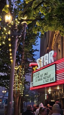 STAR THEATER - Updated October 2025 - 181 Photos & 93 Reviews - 13 NW ...