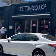 PRETTY GIRLS COOK - 239 Photos & 183 Reviews - 1016 N Marshall St ...