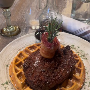 YAZ’S TABLE - Updated July 2024 - 995 Photos & 500 Reviews - 1209 ...