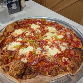 PINTHOUSE PIZZA - Updated September 2025 - 924 Photos & 778 Reviews ...