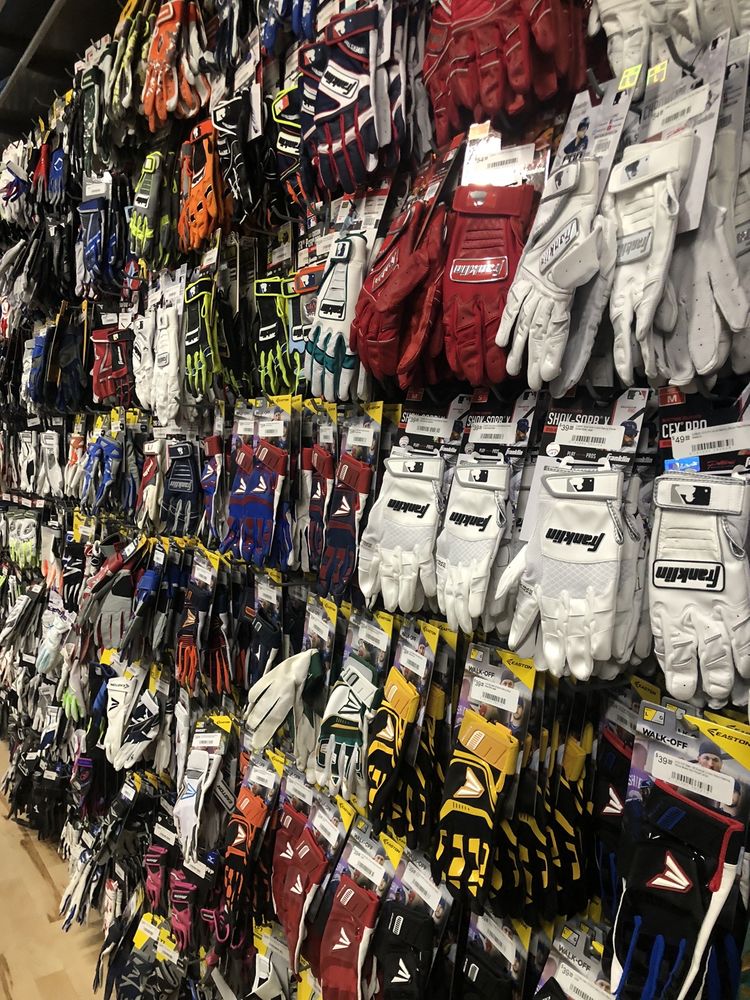 BASEBALL TOWN - Updated December 2025 - 3835 Boulevard Curé-Labelle ...