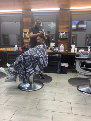 LUCKY’S BARBER SHOP - Updated November 2025 - 15 Photos & 27 Reviews ...
