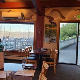 DOCKSIDE GRILL - Updated August 2025 - 228 Photos & 398 Reviews - 2577 ...