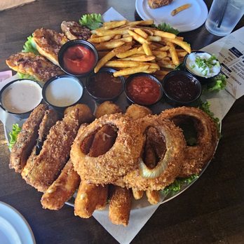 BIGS PEORIA - AMERICAN BAR AND GRILL - Updated May 2024 - 122 Photos ...