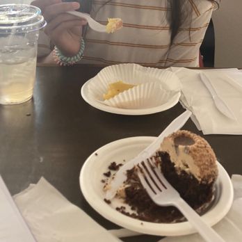 ALLYSON A BAKE SHOP - Updated July 2024 - 135 Photos & 88 Reviews - 122 ...