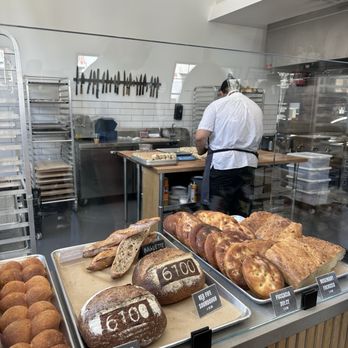 61HUNDRED BREAD - Updated April 2025 - 430 Photos & 107 Reviews - 728 ...