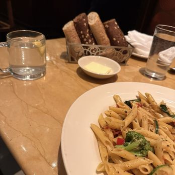 THE CHEESECAKE FACTORY - Updated July 2025 - 646 Photos & 619 Reviews ...