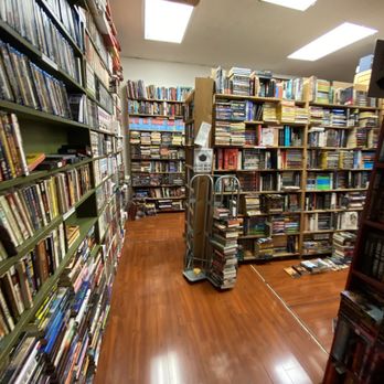 RECYCLE BOOK STORE - Updated June 2024 - 260 Photos & 458 Reviews ...