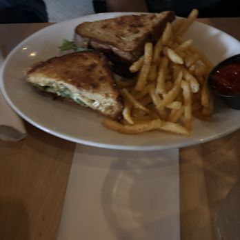 PERFECT PEAR BISTRO - Updated November 2024 - 688 Photos & 961 Reviews ...