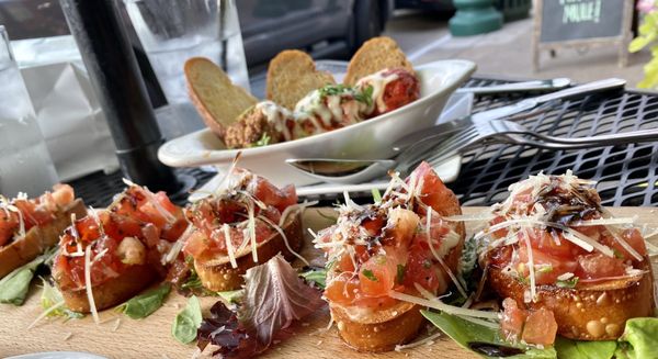 NAPOLIS ITALIAN KITCHEN & MARKET - Updated January 2025 - 315 Photos ...