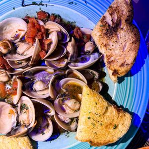 ON THE HALF SHELL - Updated December 2024 - 61 Photos & 120 Reviews ...