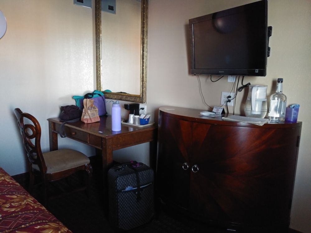 BUDGET INN - Updated July 2025 - 31 Photos & 39 Reviews - 801 E ...