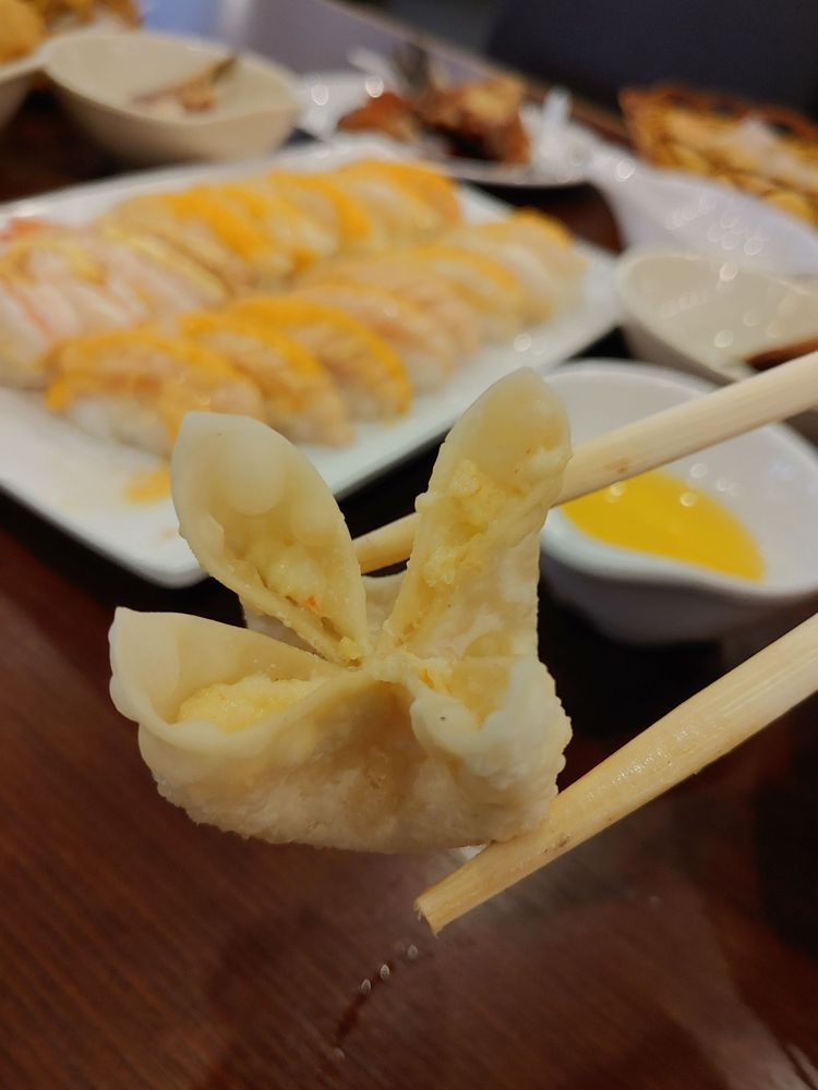 520 SUSHI - Updated August 2025 - 48 Photos & 83 Reviews - 252 Queen ...