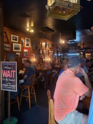 PORTSIDE INN - Updated August 2025 - 137 Photos & 190 Reviews - 239 W ...