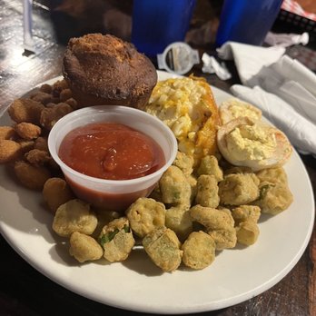 THE ESSO CLUB - Updated July 2025 - 84 Photos & 127 Reviews - 129 Old ...