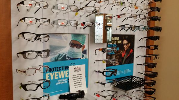 SVS VISION OPTICAL CENTERS - Updated 05/2025 - 15 Photos - 4100 Outer ...