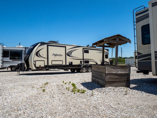 BLUE COMPASS RV - TYLER - Updated December 2025 - 17 Photos & 21 ...