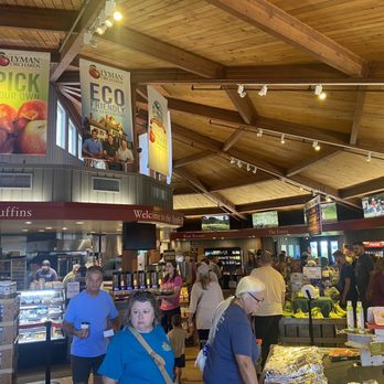 LYMAN ORCHARDS APPLE BARREL MARKET - Updated September 2024 - 652 ...