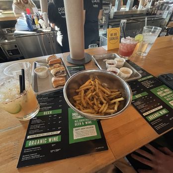 HOPDODDY BURGER BAR - Updated October 2024 - 1793 Photos & 1176 Reviews ...