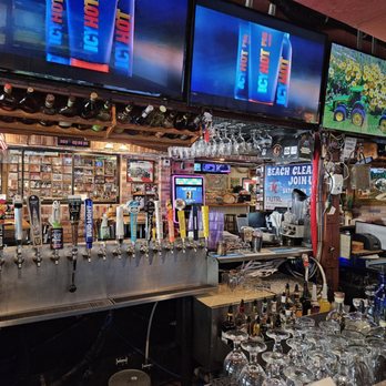 THE PARROT LOUNGE - Updated May 2025 - 322 Photos & 337 Reviews - 911 ...