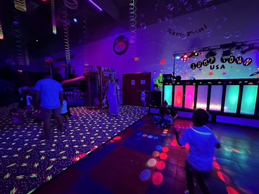 JUMP TOWN USA - Updated October 2025 - 16 Photos - 101 Carolyn Blvd ...