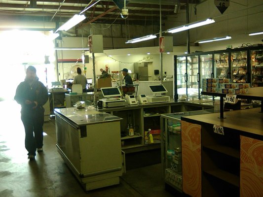 POPS BARGAIN OUTLET - 22 Photos & 31 Reviews - Grocery - 468 S Center ...