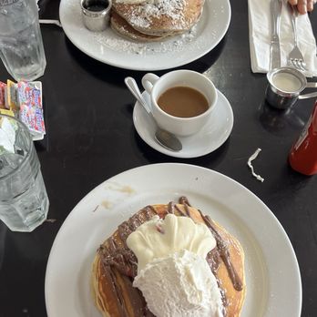 BEA BEA’S - Updated March 2025 - 5252 Photos & 4631 Reviews - 353 N ...