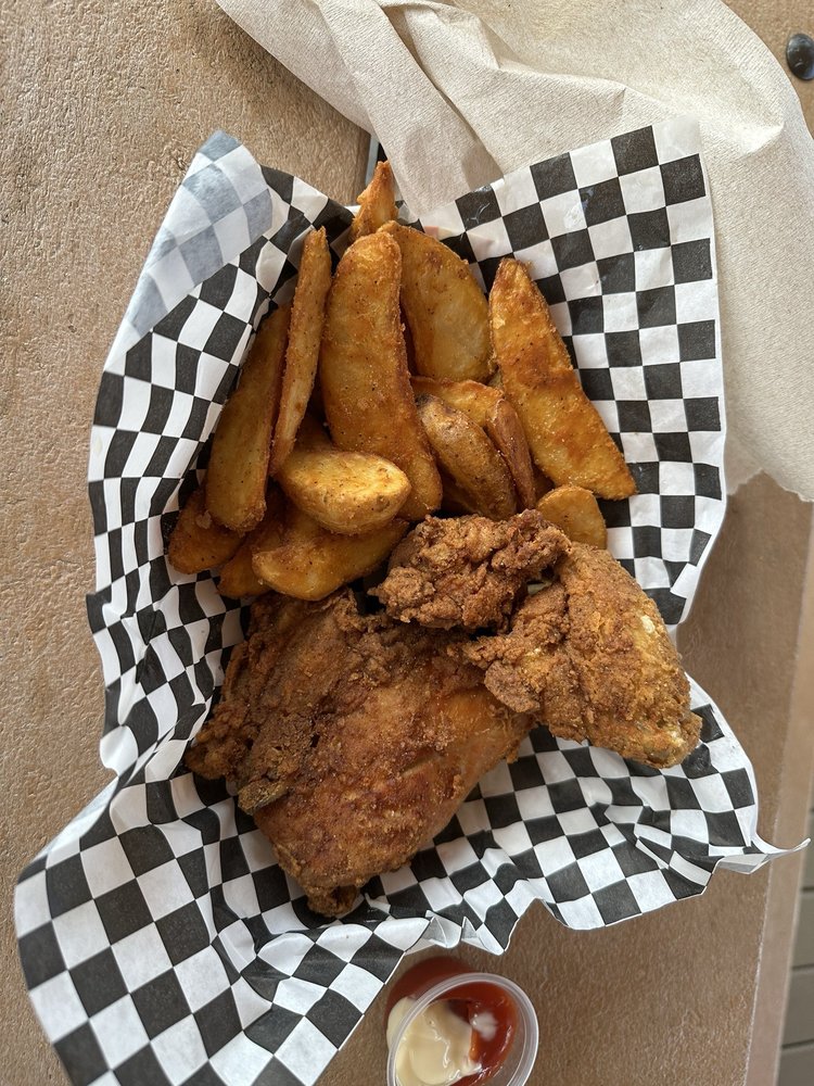 THE SLIP INN - Updated December 2025 - 24 Photos & 41 Reviews - 2842 ...