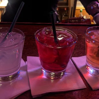 ELLIOTT’S ON CONGRESS - 258 Photos & 274 Reviews - 135 E Congress St ...