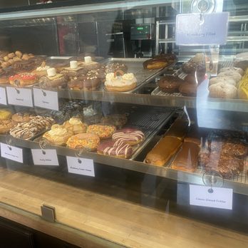 CRAFTED DONUTS - Updated July 2025 - 1103 Photos & 557 Reviews - 18011 ...