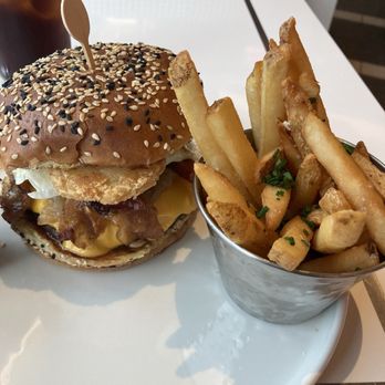 GORDON RAMSAY BURGER - Updated September 2025 - 309 Photos & 206 ...