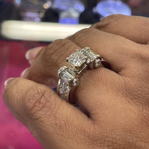 BULLFROG CORNER - 11 Photos - 1436 Goodman Rd W, Horn Lake, Mississippi ...