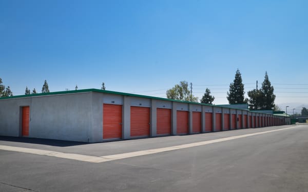 SECURCARE SELF STORAGE - Updated April 2025 - 14 Photos & 17 Reviews ...