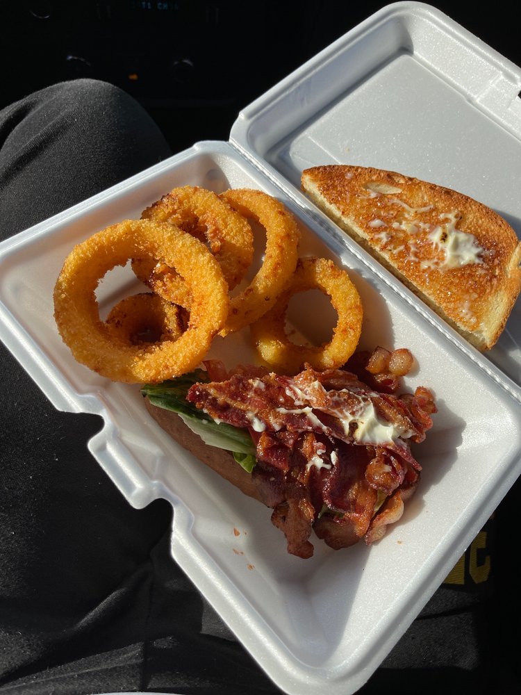 LOCKER ROOM BAR & GRILL - Updated January 2026 - 14 Photos & 12 Reviews ...