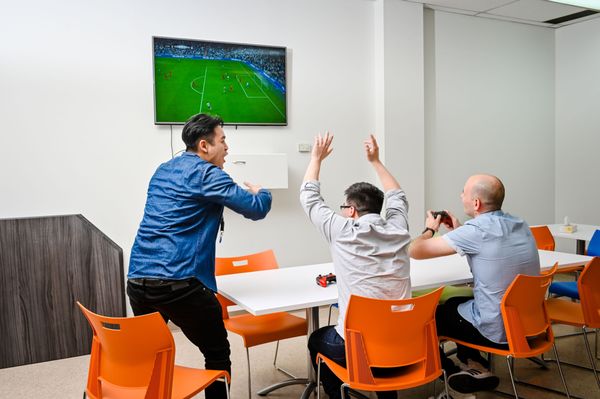 LINKNOW - Updated January 2026 - 77 Photos & 115 Reviews - 5601 Rue ...