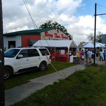 BERRY TOWN PRODUCE - Updated September 2024 - 31 Photos & 16 Reviews ...